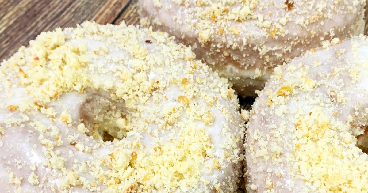 Vanilla Glazed Doughnuts with Vanilla Crumbs - 6 Pack by Dough ...