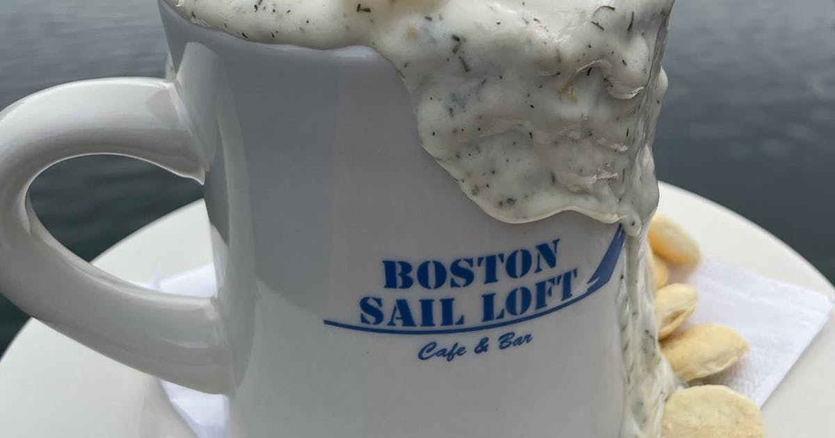 New England Clam Chowder + Mugs Gift Pack - 2 Quarts by Boston Sail ...