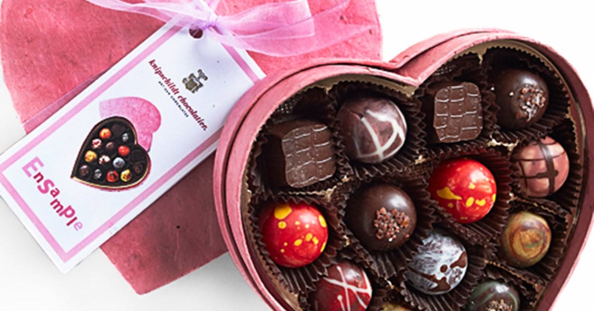 heart chocolate boxes