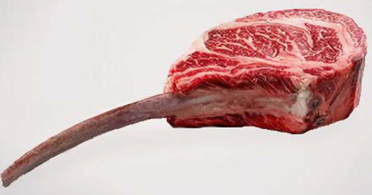 Dry-Aged USDA Prime Tomahawk Ribeyes by Master Purveyors | Goldbelly