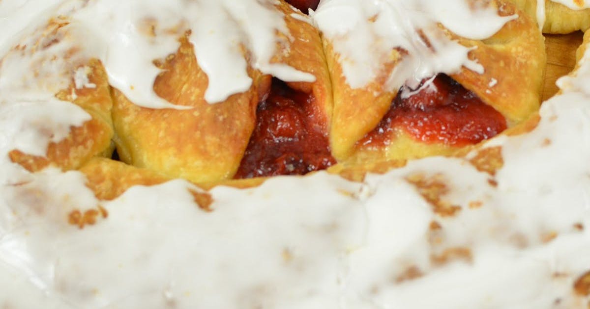 Cherry Kringle by Uncle Mike's Bake Shoppe | Goldbelly