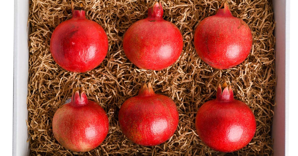 Season's Best Pomegranate Gift Box by Melissa's Produce | Goldbelly