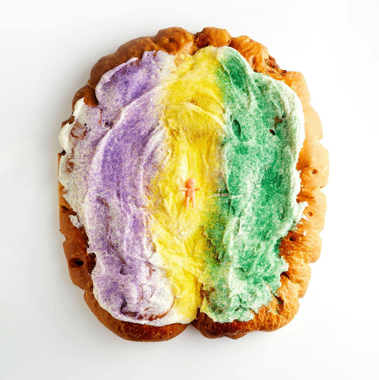 Cinnamon King Cake by Dong Phuong Bakery | Goldbelly
