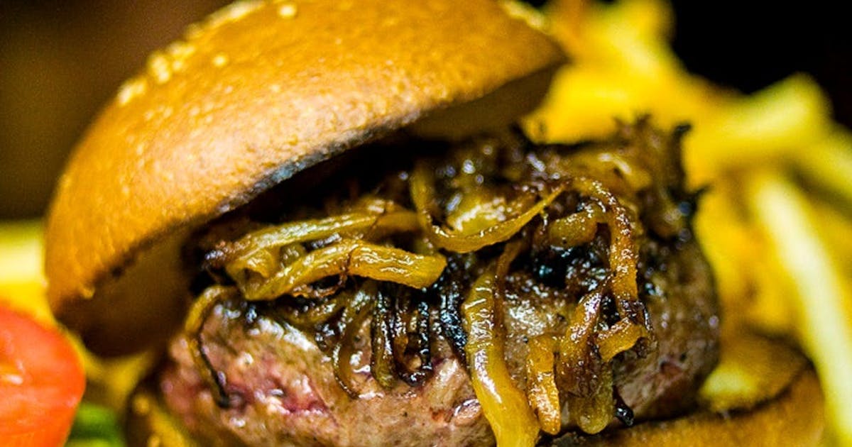 Gold Label Burger - 16 Pack by Pat LaFrieda Meats | Goldbelly