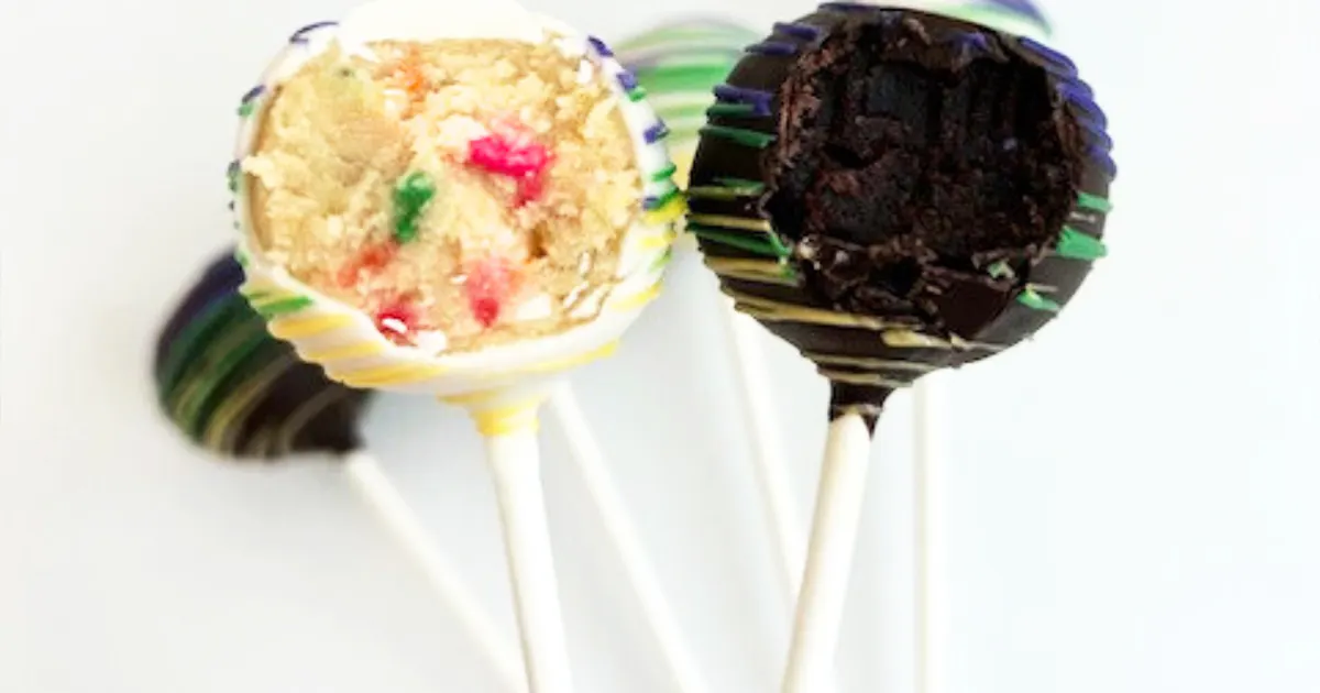 Mardi Gras Cake Pops by Mini Melanie | Goldbelly