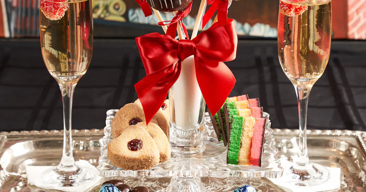 Valentine's Day Italian Gift Box by Ferrara Bakery | Goldbelly