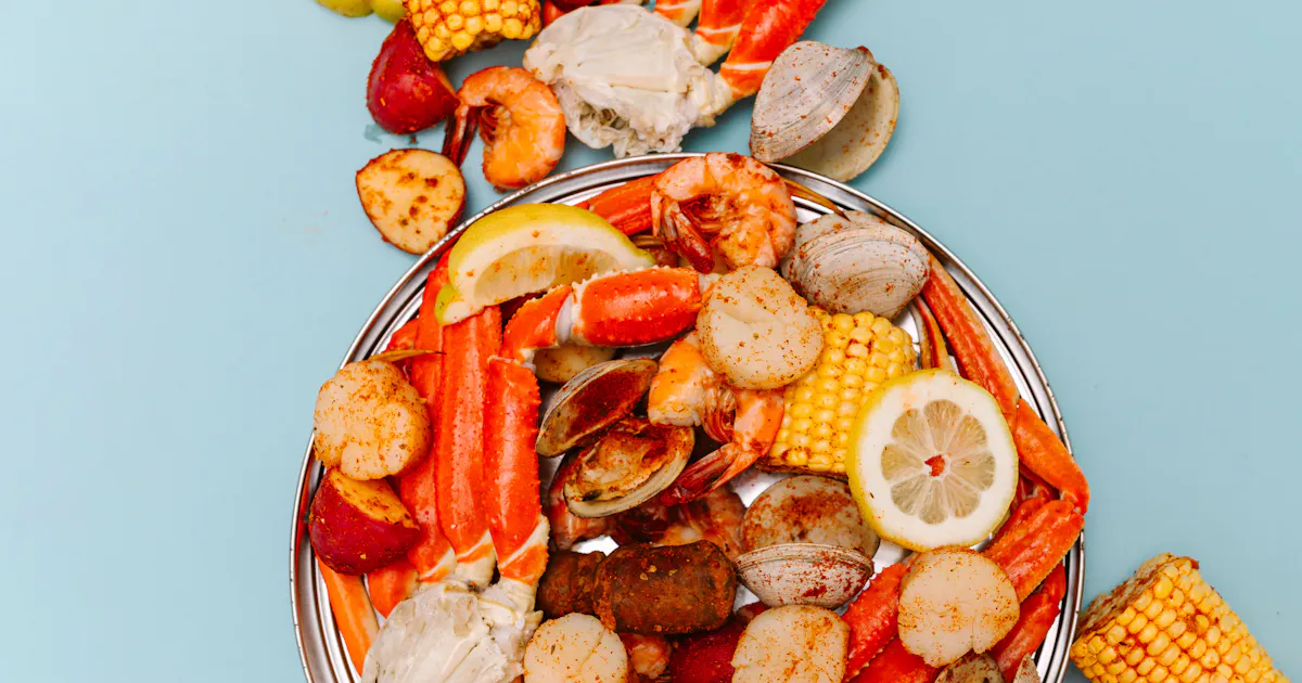 Captain Pierce Steamer Pot by Topsail Steamer | Goldbelly