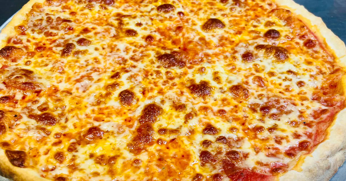 Pepperoni Pizza by Sammy's Pizza | Goldbelly